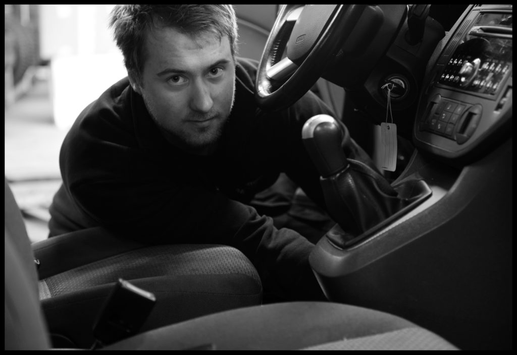 Kontakta oss - Fjärås Bil i Kungsbacka AB